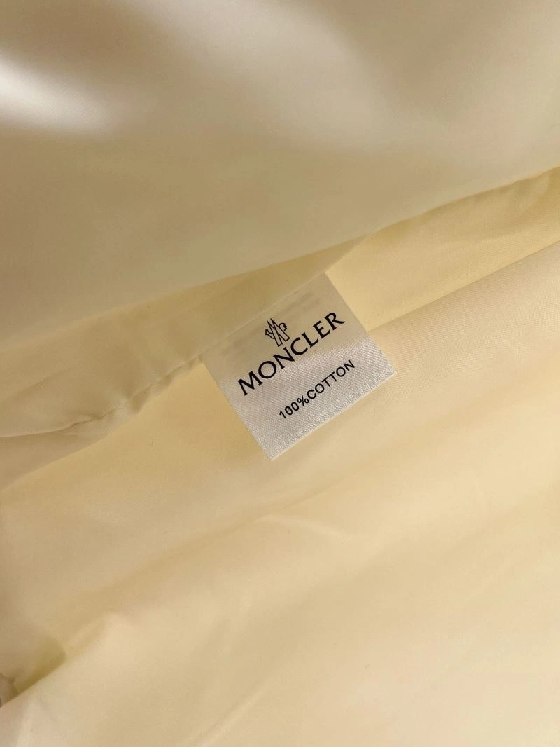 Discounted Moncler Outwear