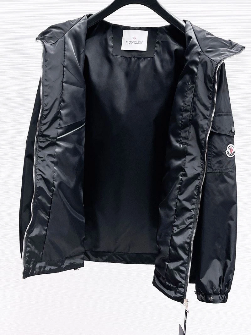 Bargain Moncler Outwear