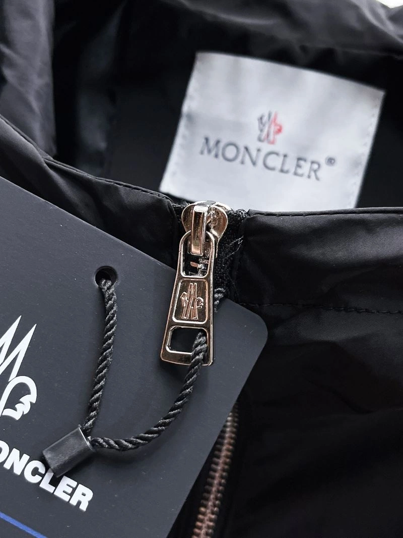 Bargain Moncler Outwear