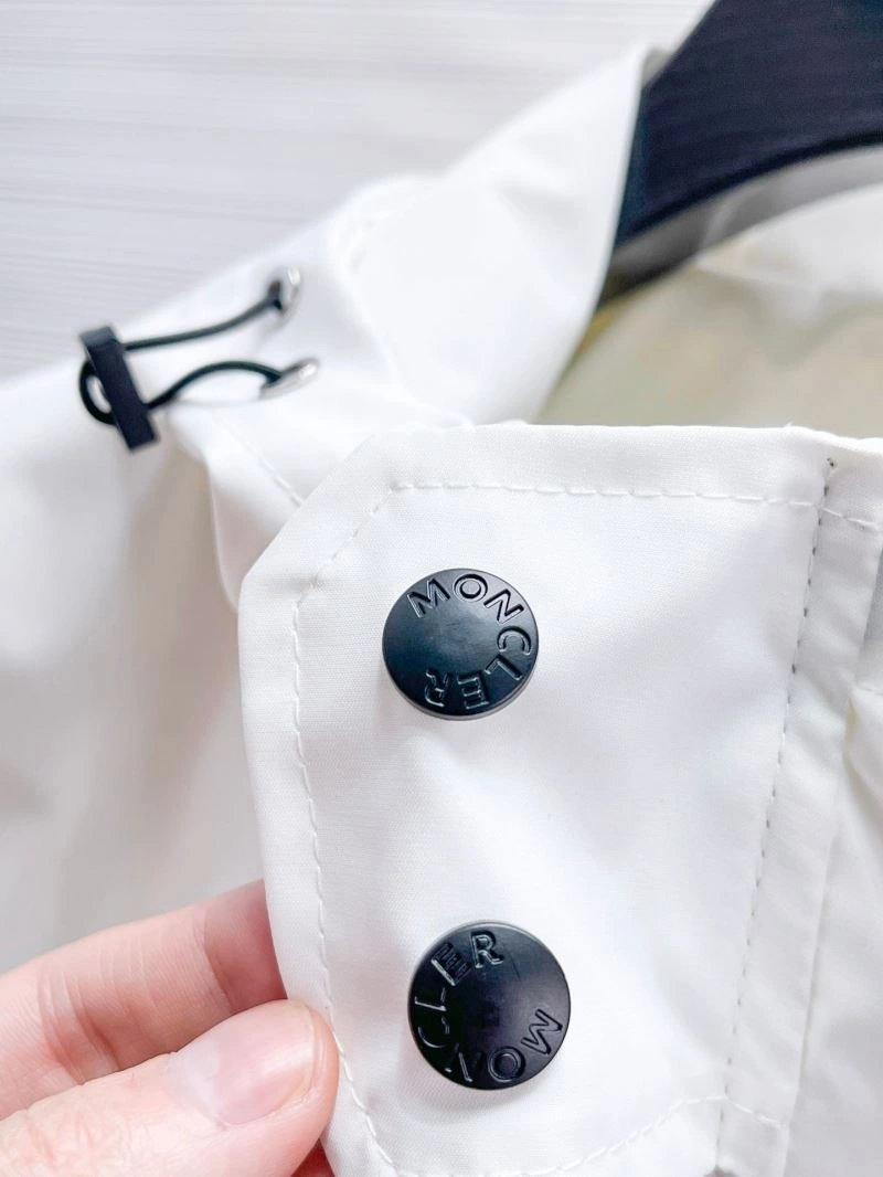 Legit Moncler Outwear