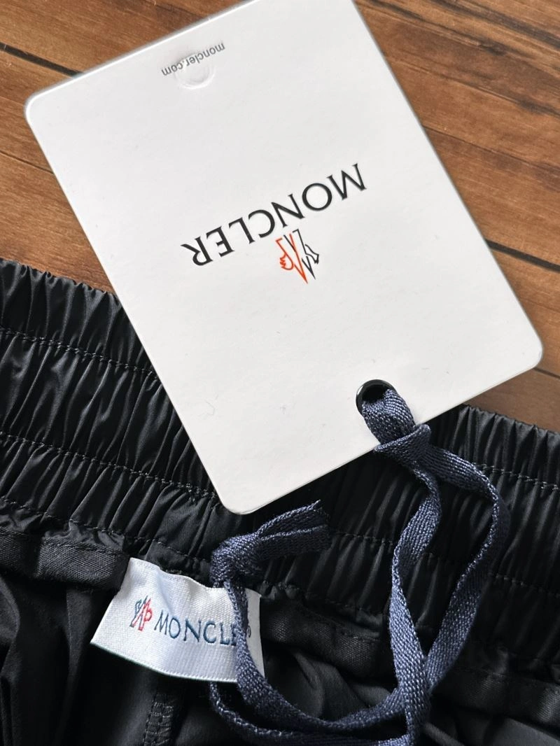 Bargain Moncler Short Pants