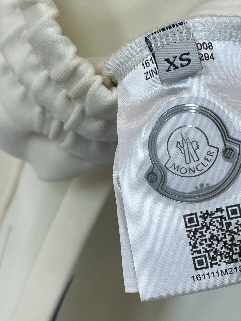 Brand-authenticated Moncler Short Pants