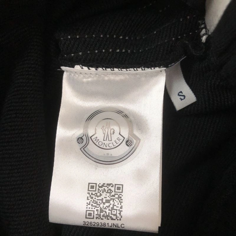 Accurate model Moncler Short Suits