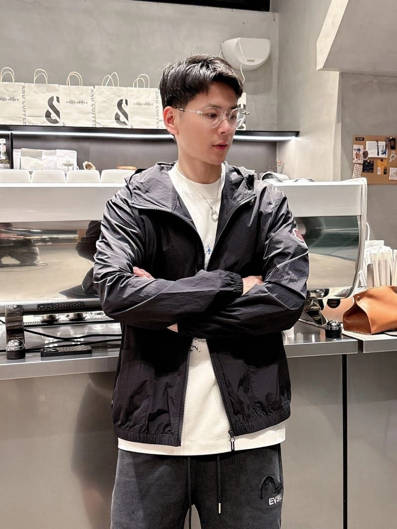 Budget-friendly Moncler Sunscreen Jacket