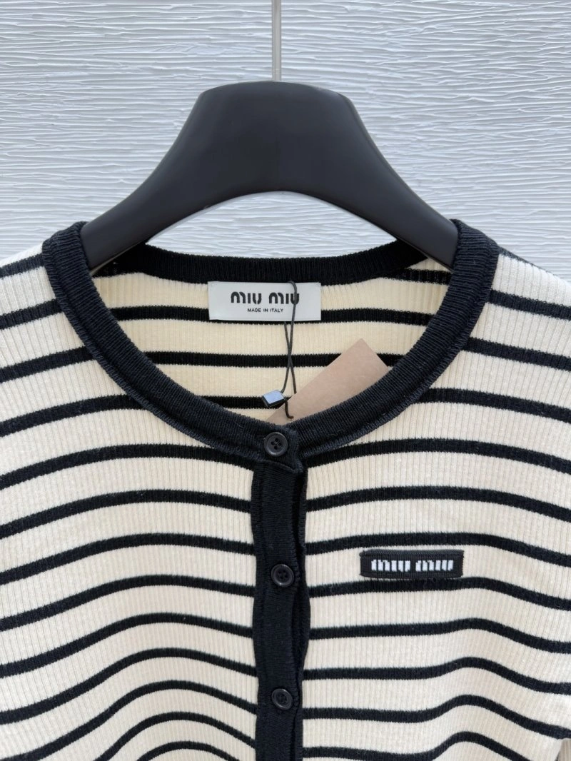 Accurate model Moncler Sweaters