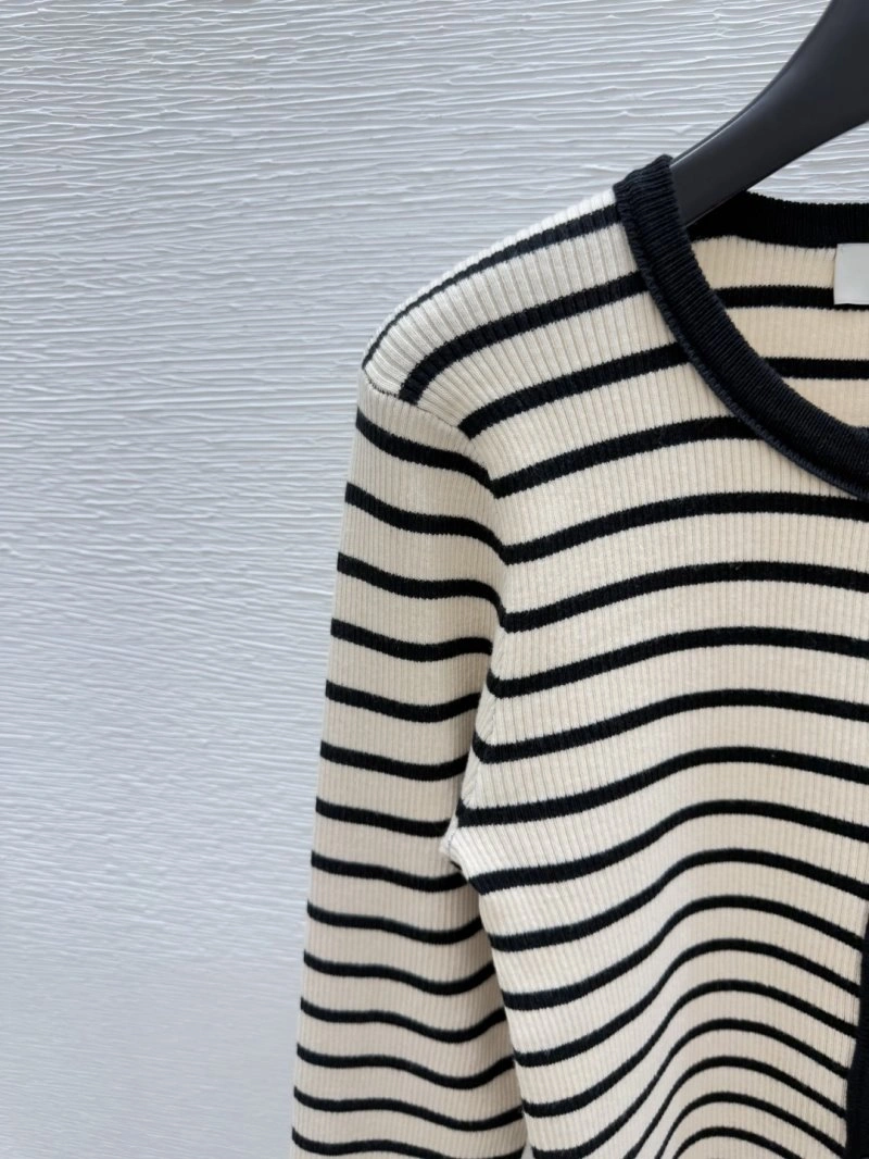 Accurate model Moncler Sweaters