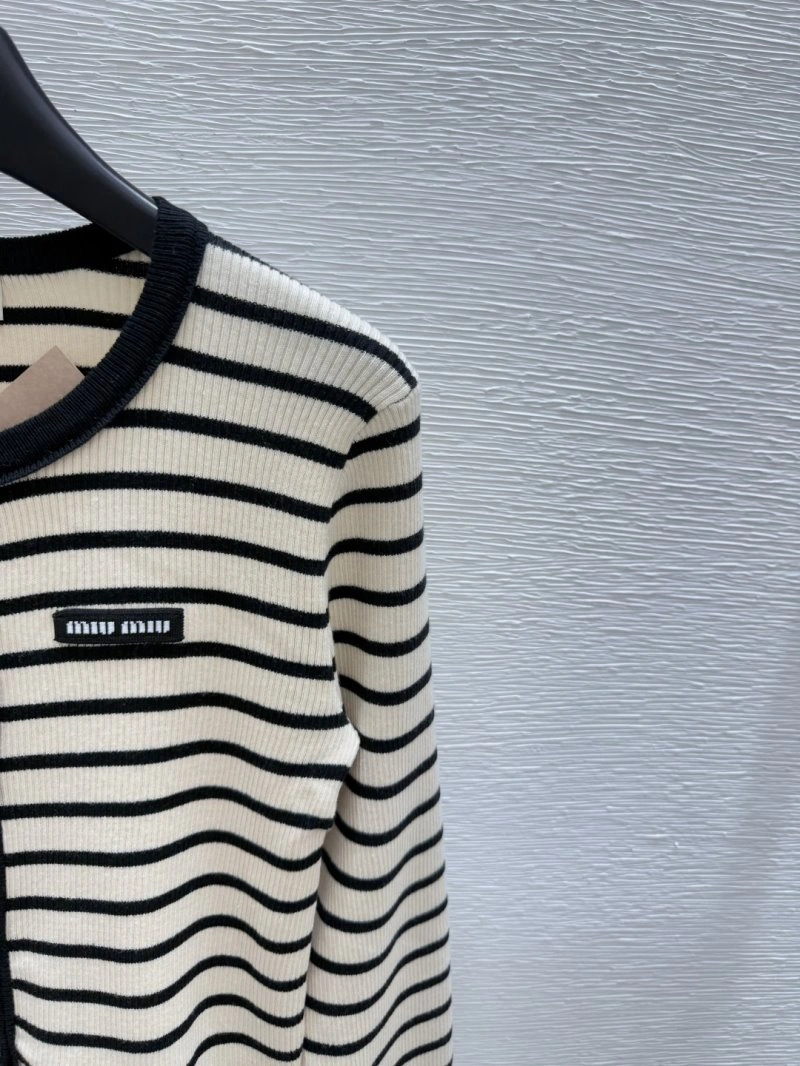Accurate model Moncler Sweaters