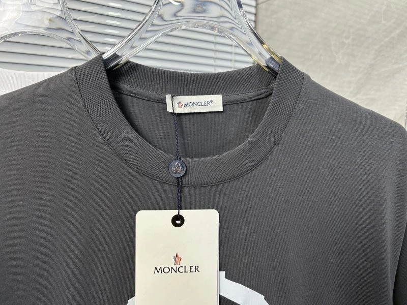 Cut-rate Moncler T-Shirts
