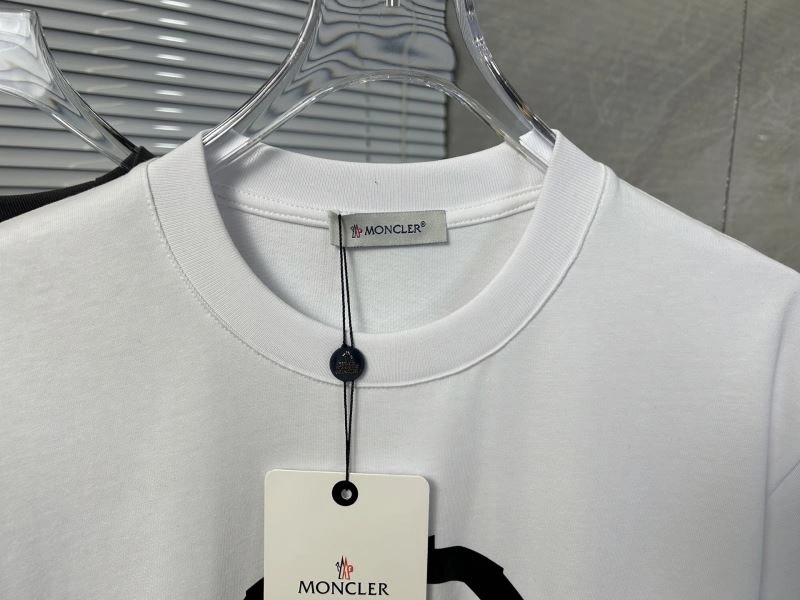 Inexpensive Moncler T-Shirts
