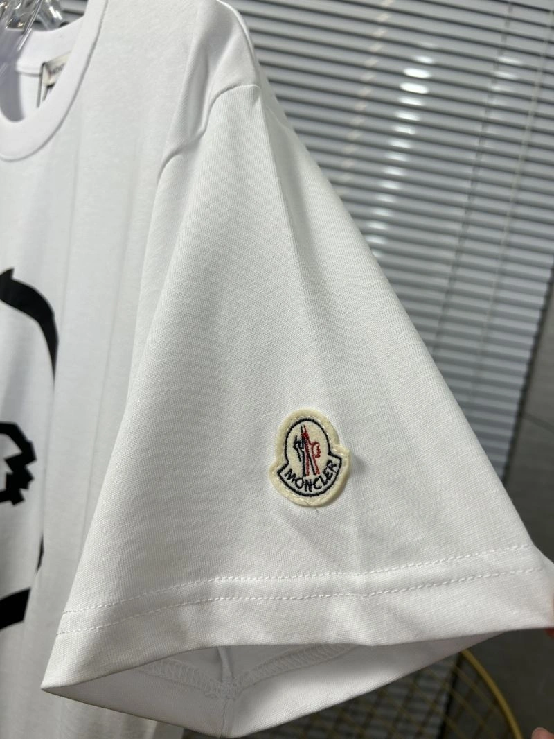 Inexpensive Moncler T-Shirts