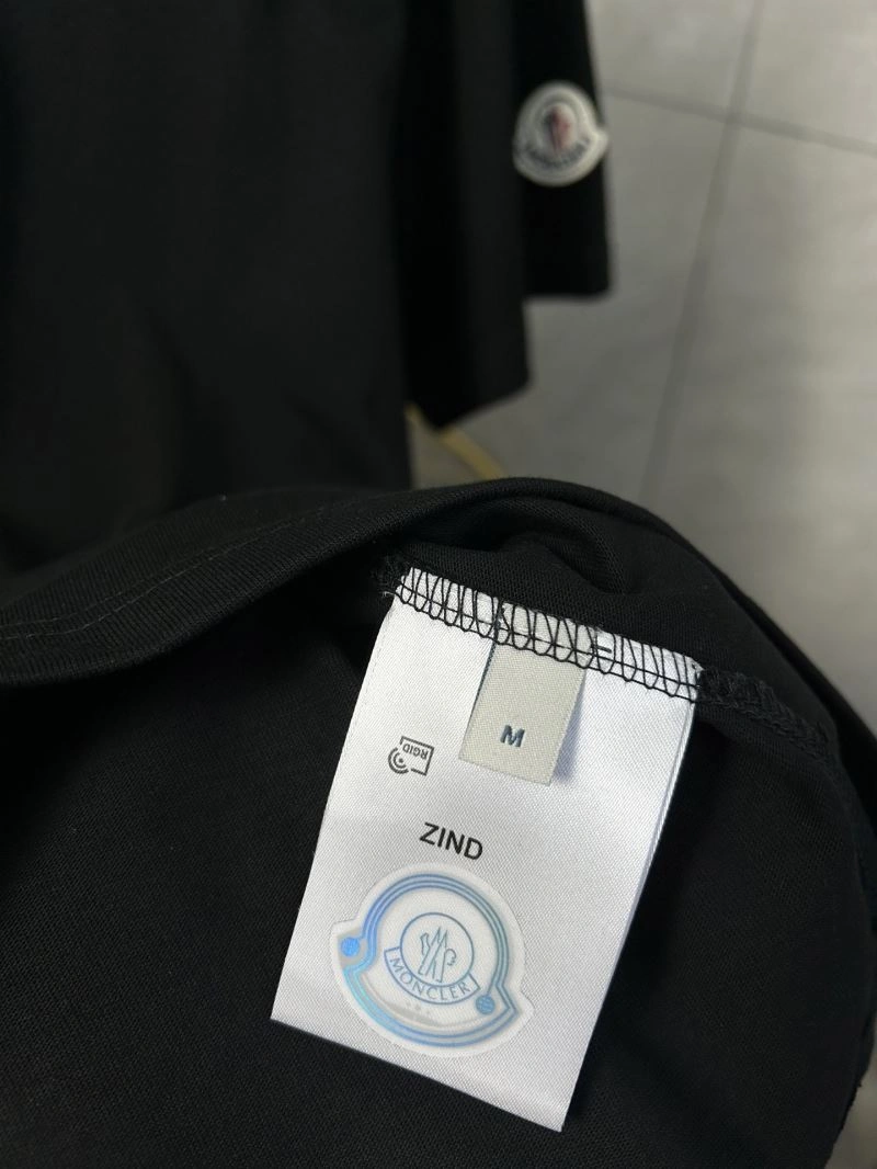 Accurate model Moncler T-Shirts