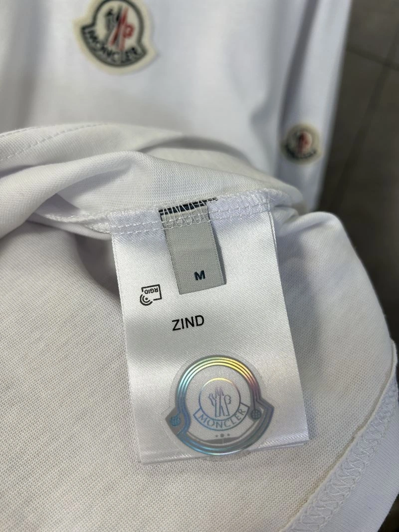 Low-cost Moncler T-Shirts