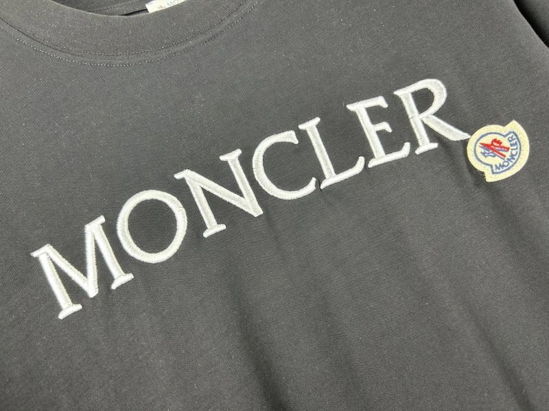 Top mirror Moncler T-Shirts