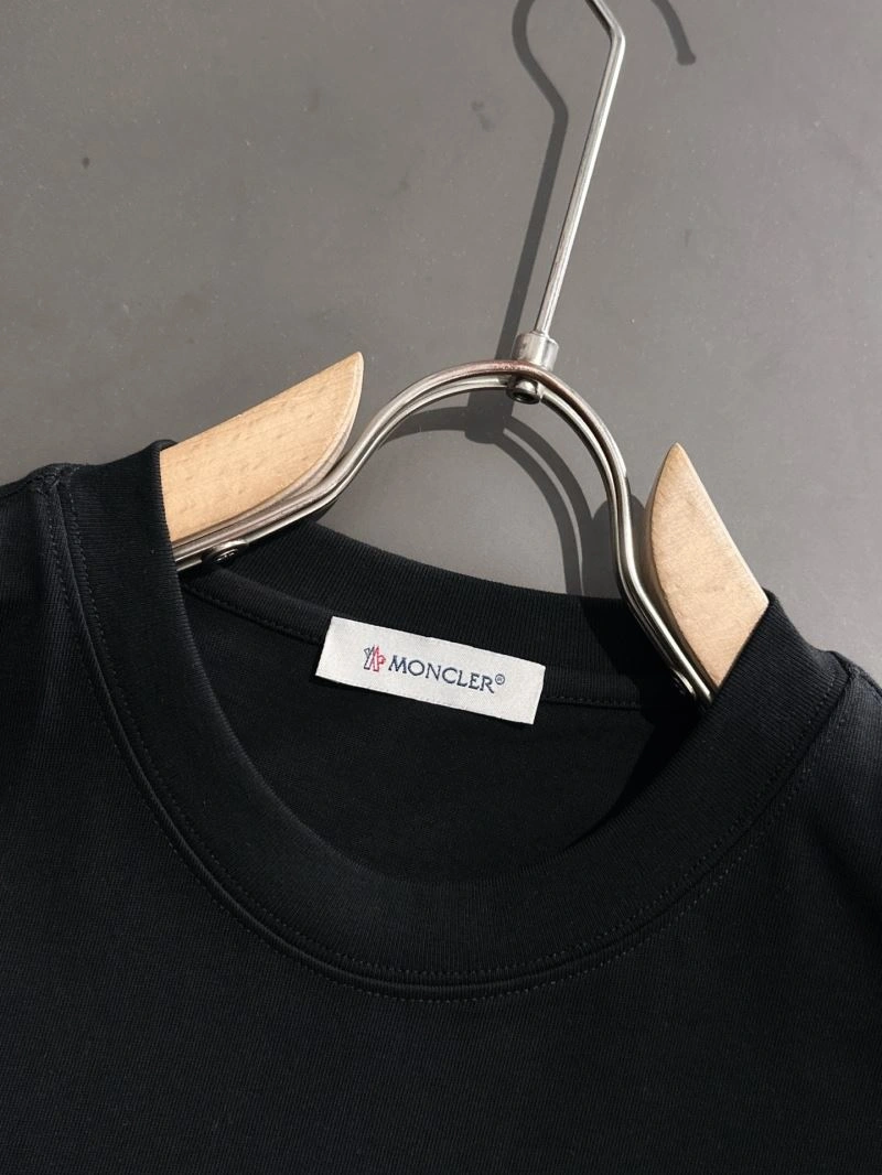 Top mirror Moncler T-Shirts