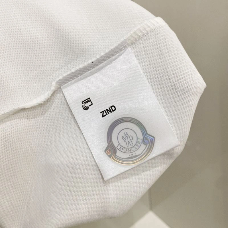 Low-cost Moncler T-Shirts