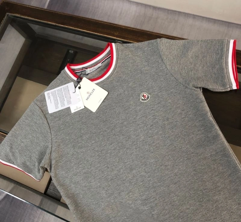 Bargain Moncler T-Shirts