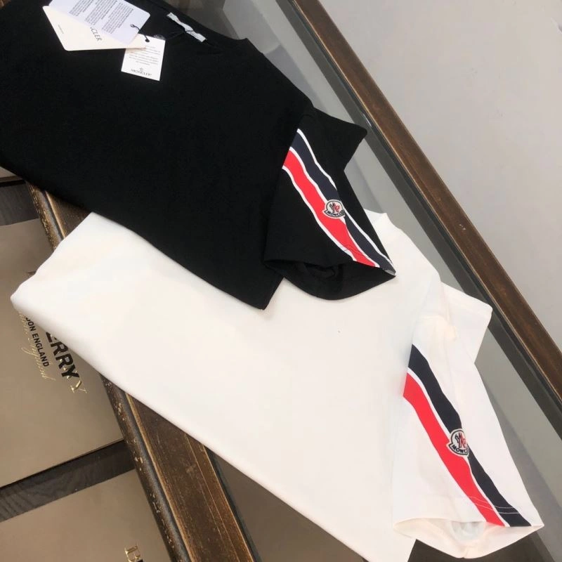 Low-cost Moncler T-Shirts
