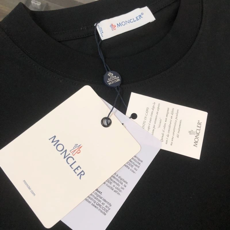 Top mirror Moncler T-Shirts