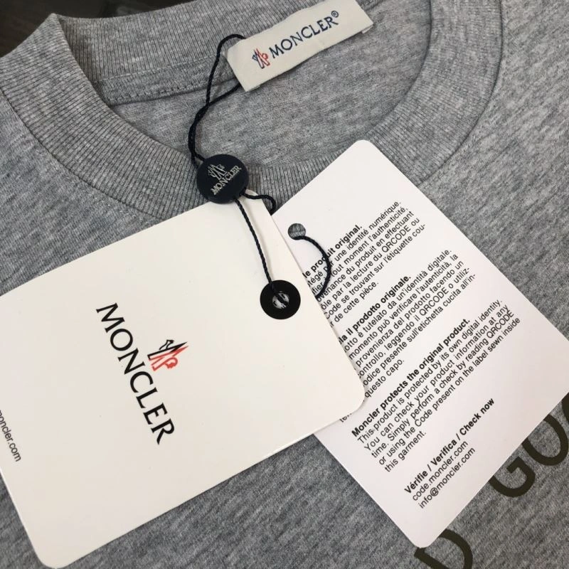 Bargain Moncler T-Shirts