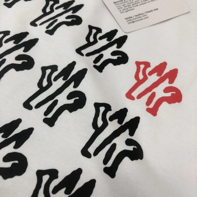Low-cost Moncler T-Shirts