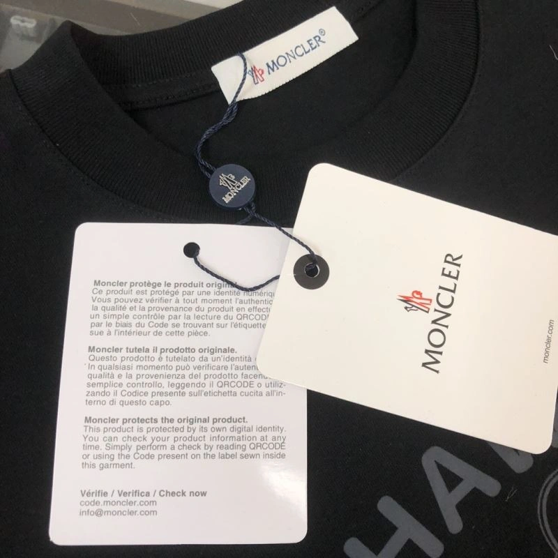 Top mirror Moncler T-Shirts