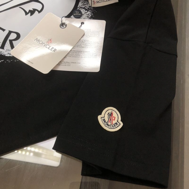Accurate model Moncler T-Shirts