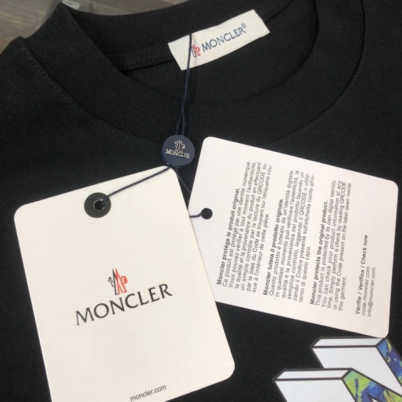 Top mirror Moncler T-Shirts