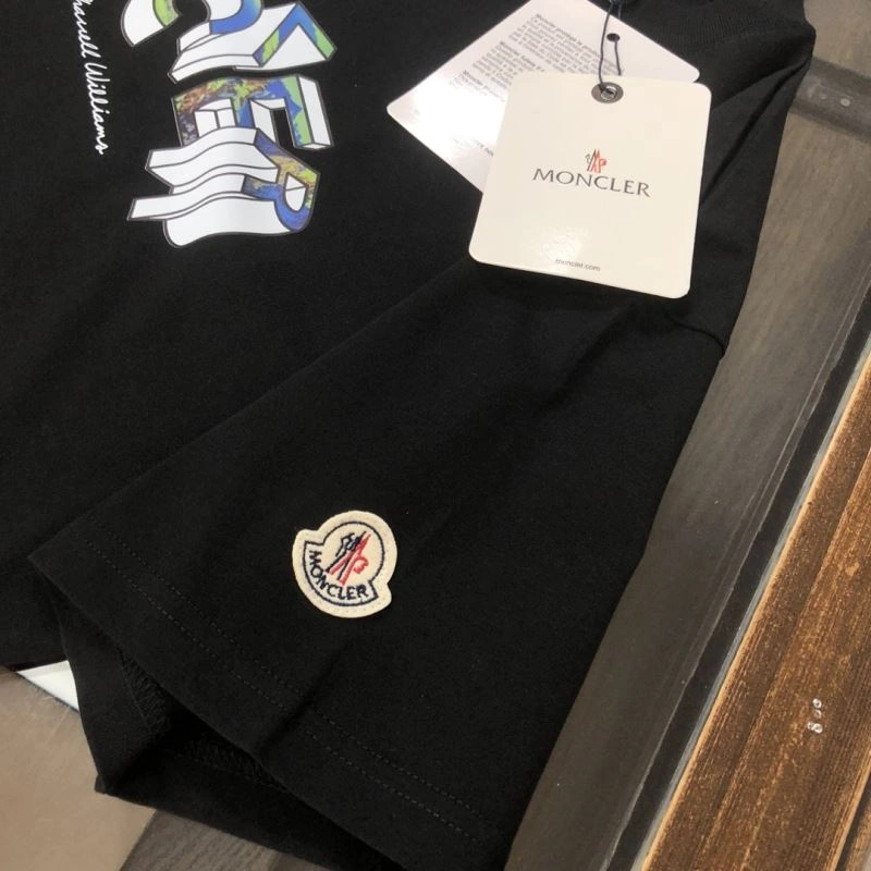 Top mirror Moncler T-Shirts