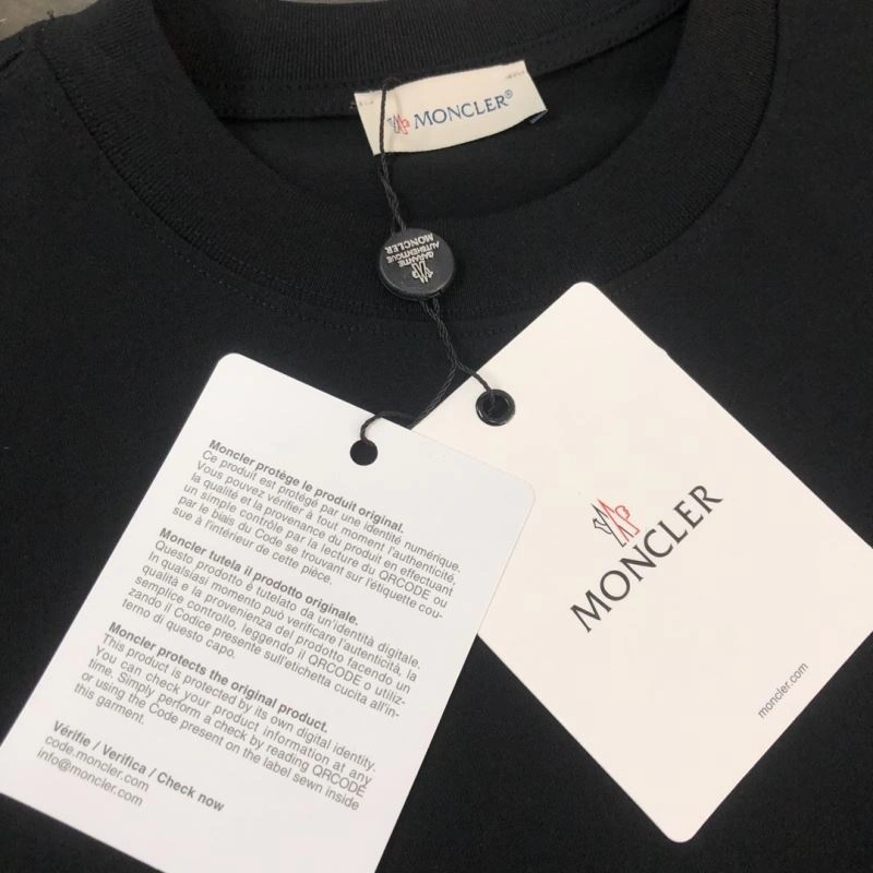 Top mirror Moncler T-Shirts