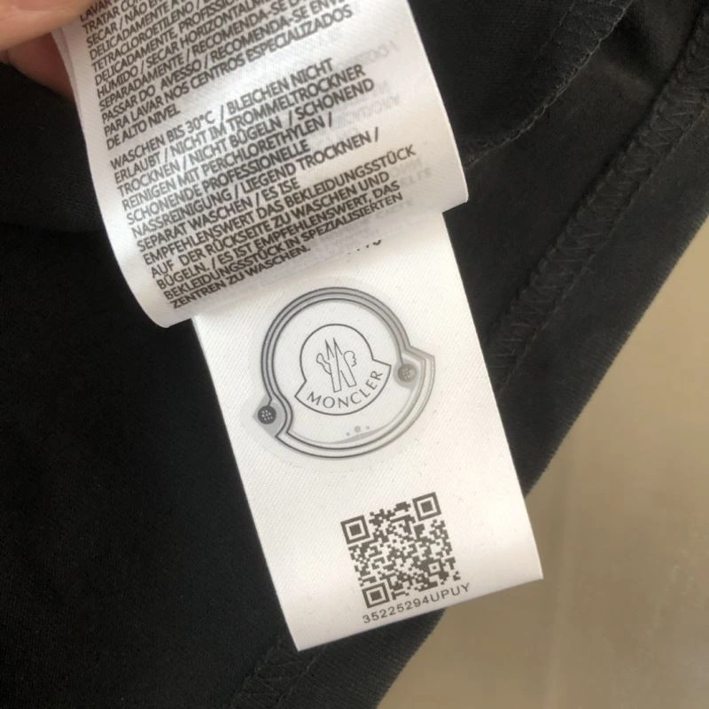 Top mirror Moncler T-Shirts
