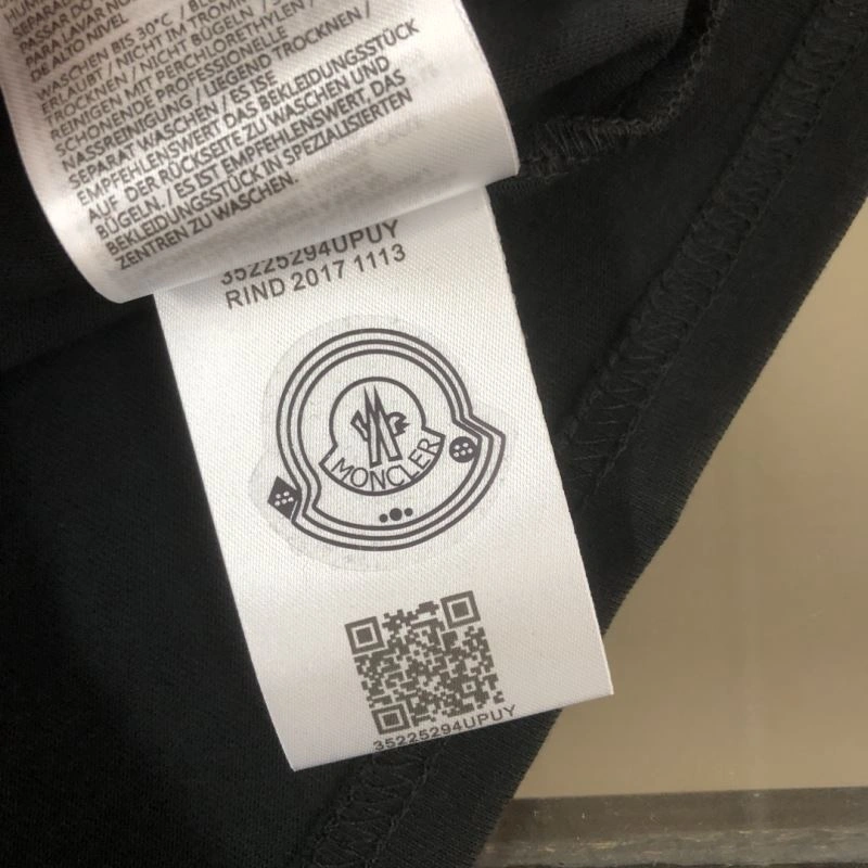 Cut-rate Moncler T-Shirts