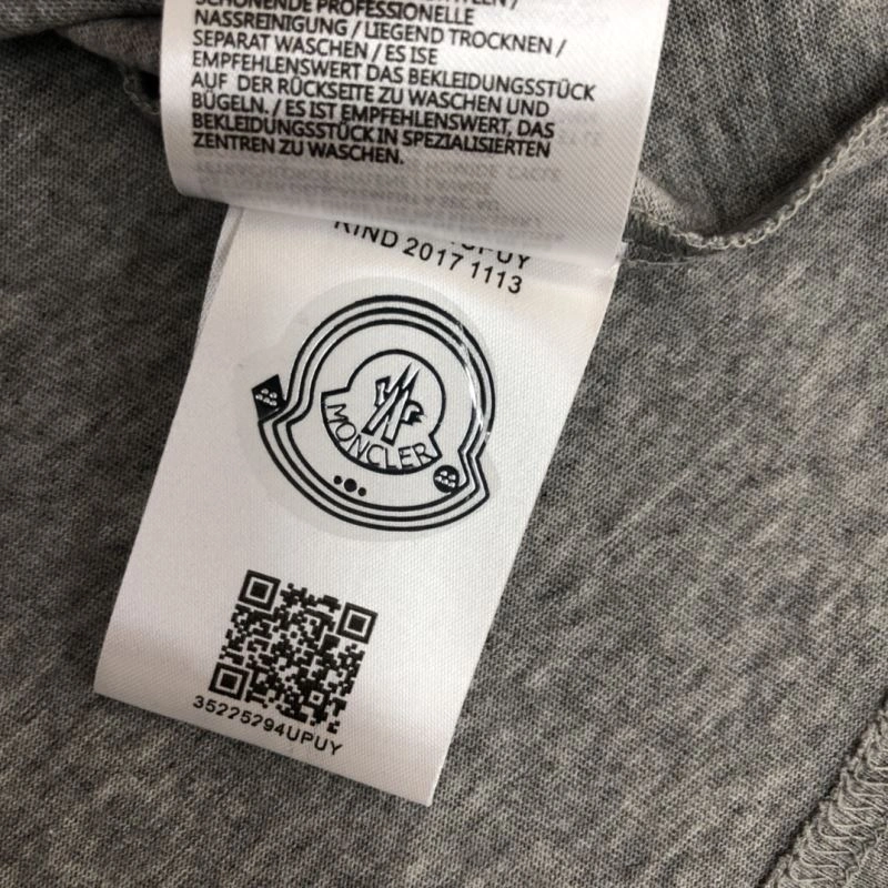 Bargain Moncler T-Shirts