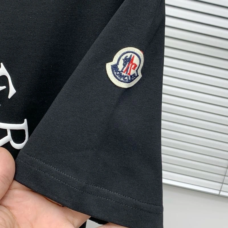 Low-cost Moncler T-Shirts