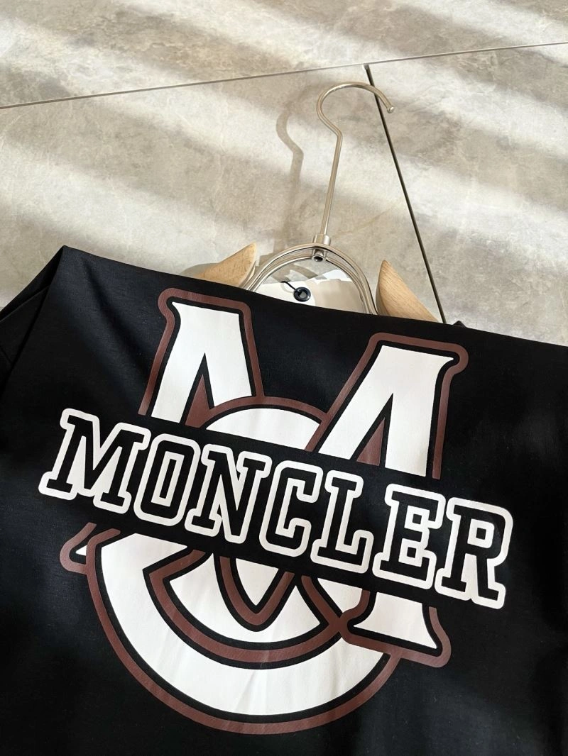 Top mirror Moncler T-Shirts