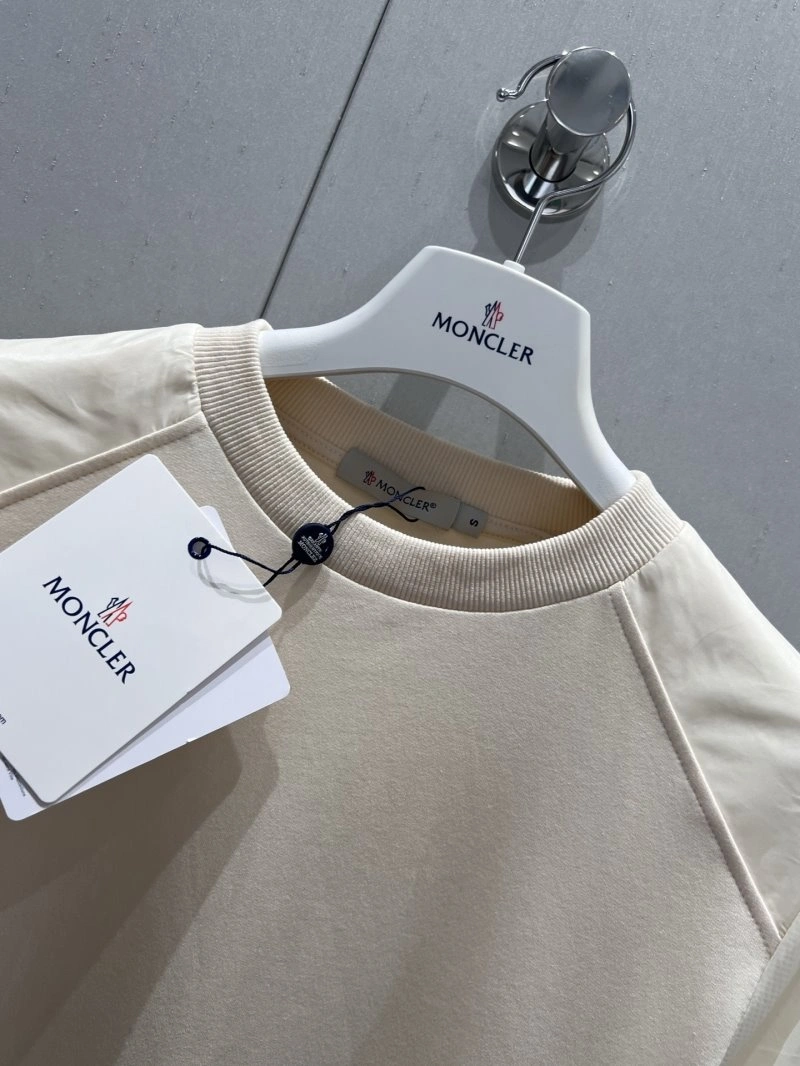 Inexpensive Moncler T-Shirts