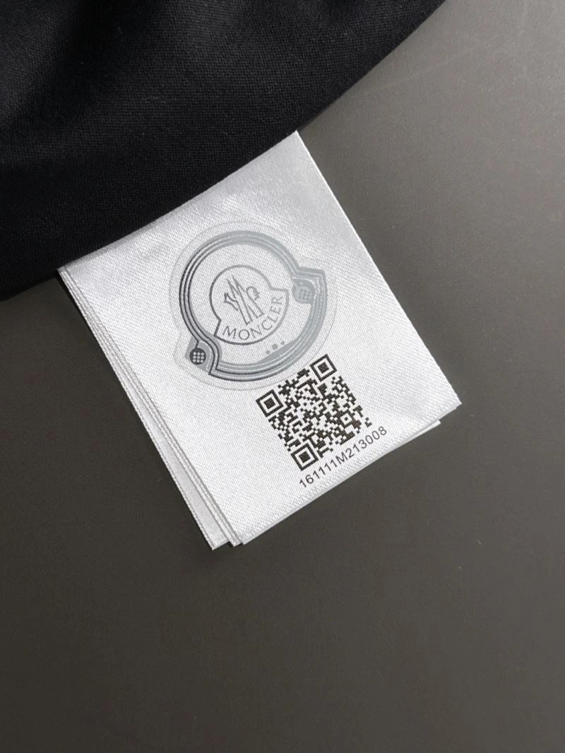 Inexpensive Moncler T-Shirts