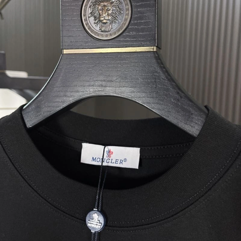 Bargain Moncler T-Shirts