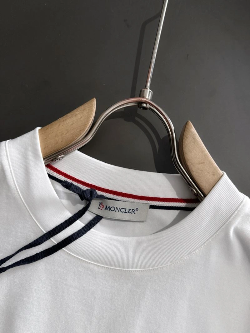 Low-cost Moncler T-Shirts