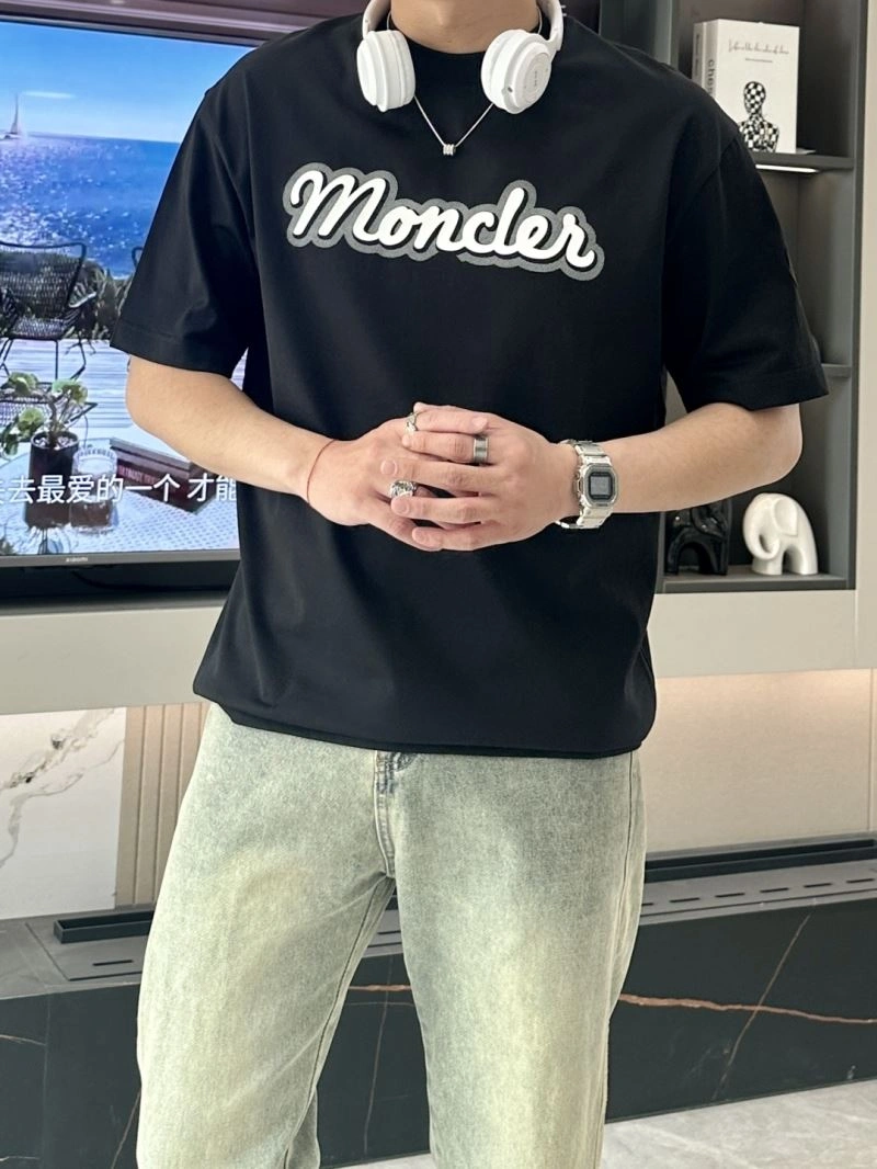 Inexpensive Moncler T-Shirts