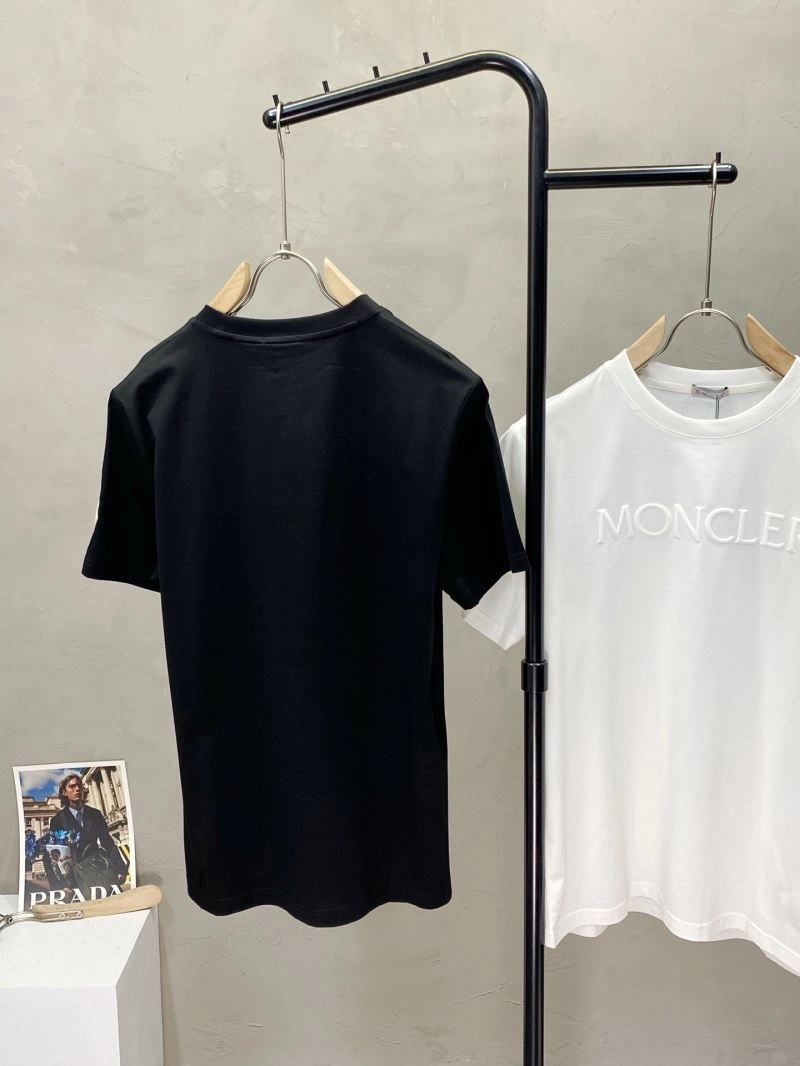 Inexpensive Moncler T-Shirts