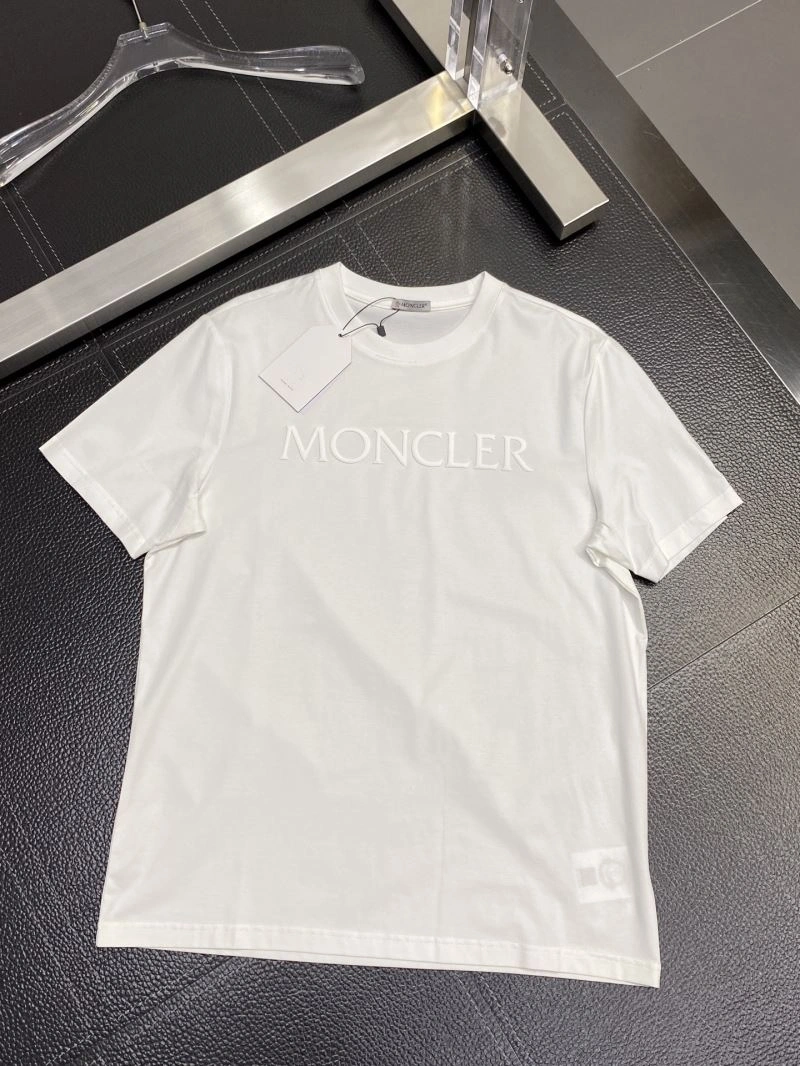Inexpensive Moncler T-Shirts