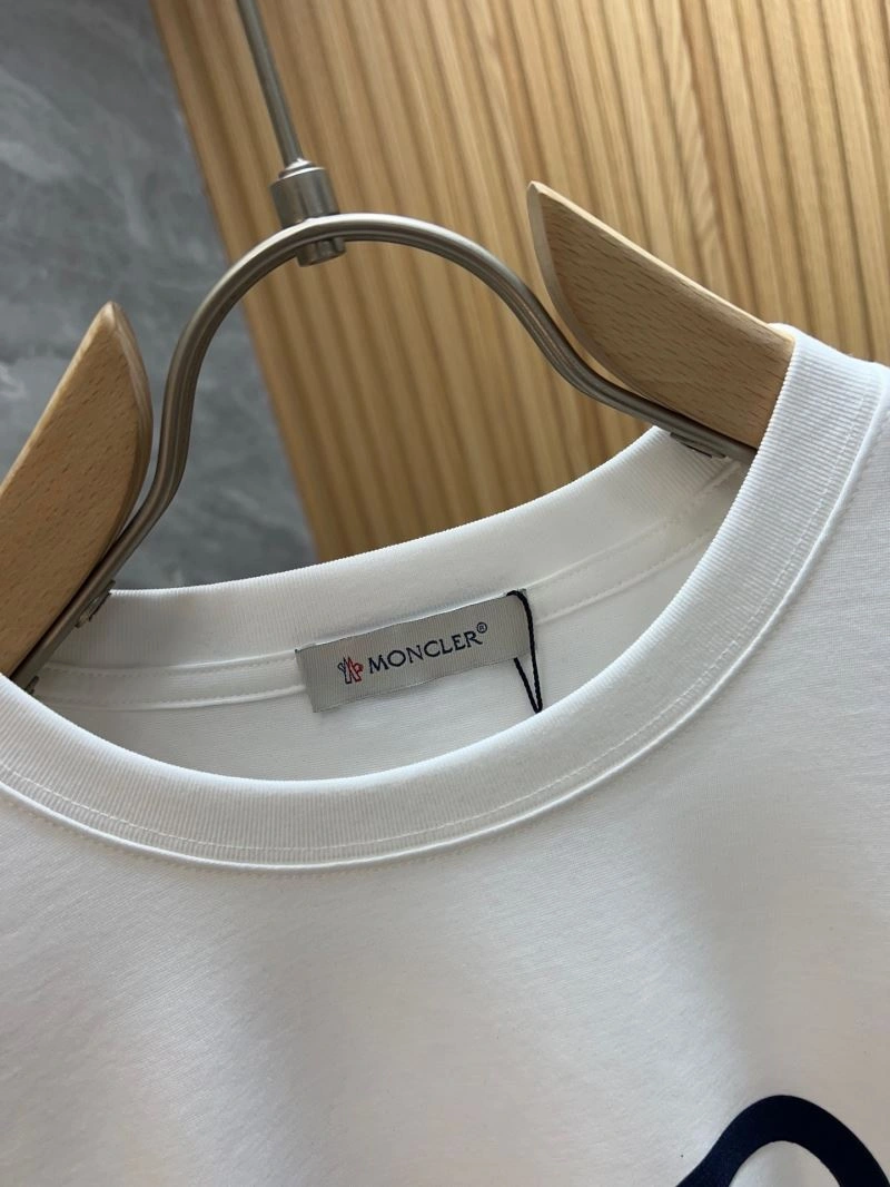 Inexpensive Moncler T-Shirts