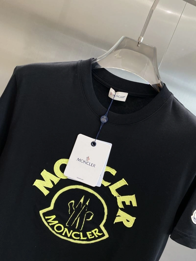 Inexpensive Moncler T-Shirts