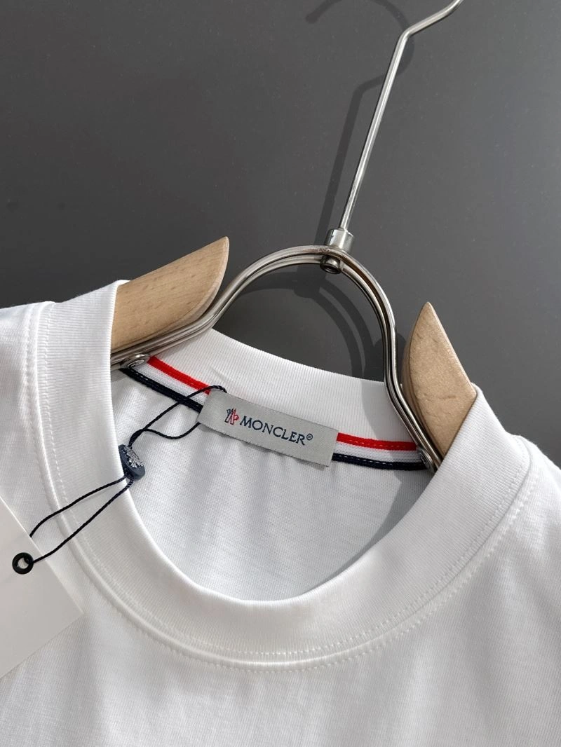 Low-cost Moncler T-Shirts