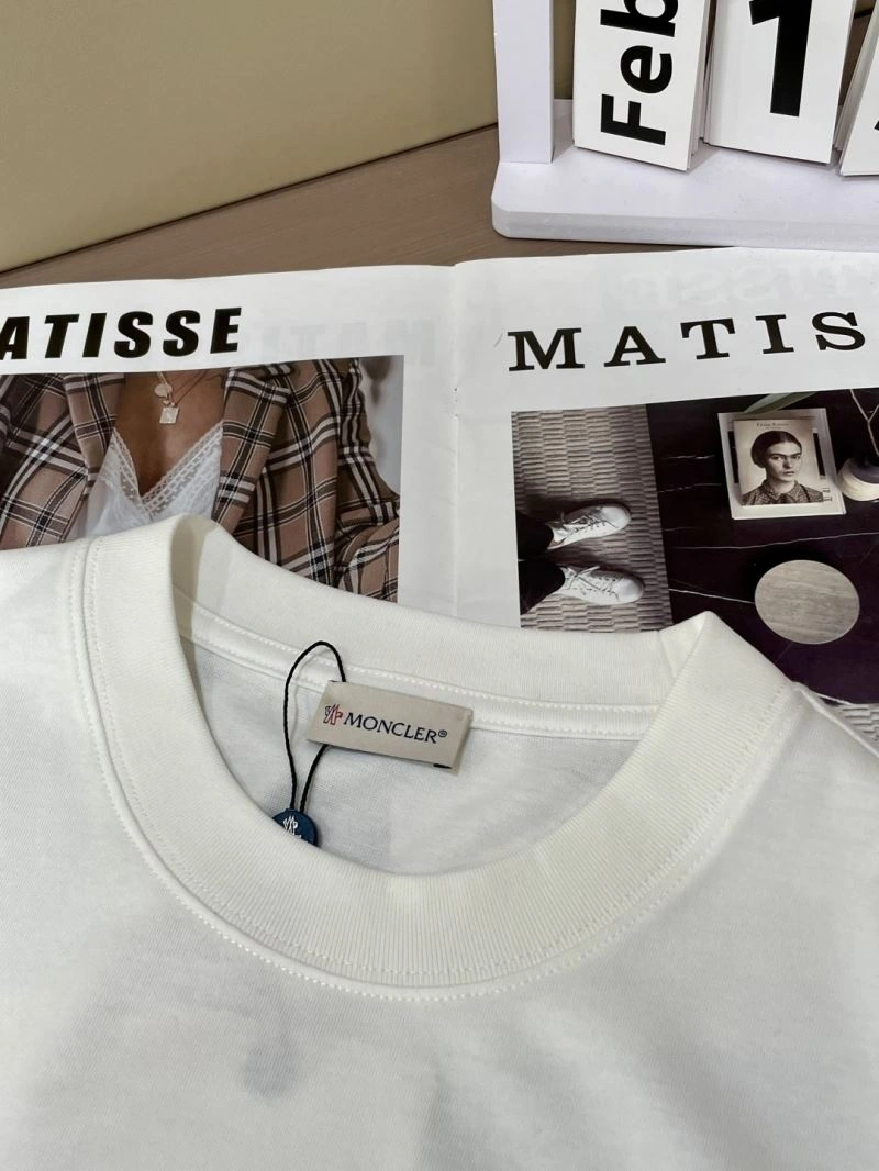 Accurate model Moncler T-Shirts