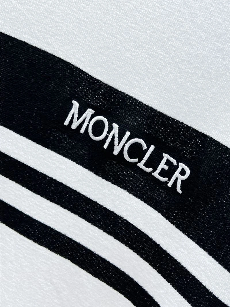 Brand-authenticated Moncler T-Shirts