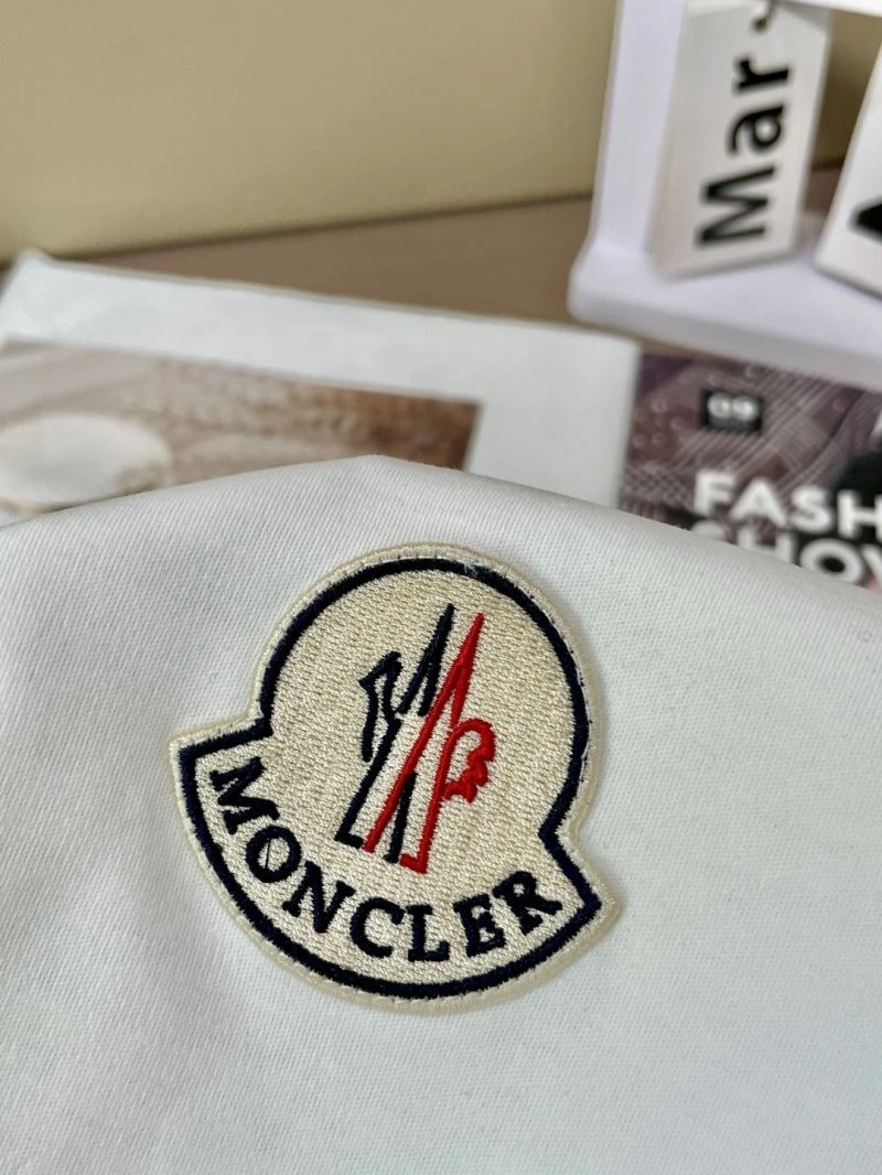 Top mirror Moncler T-Shirts