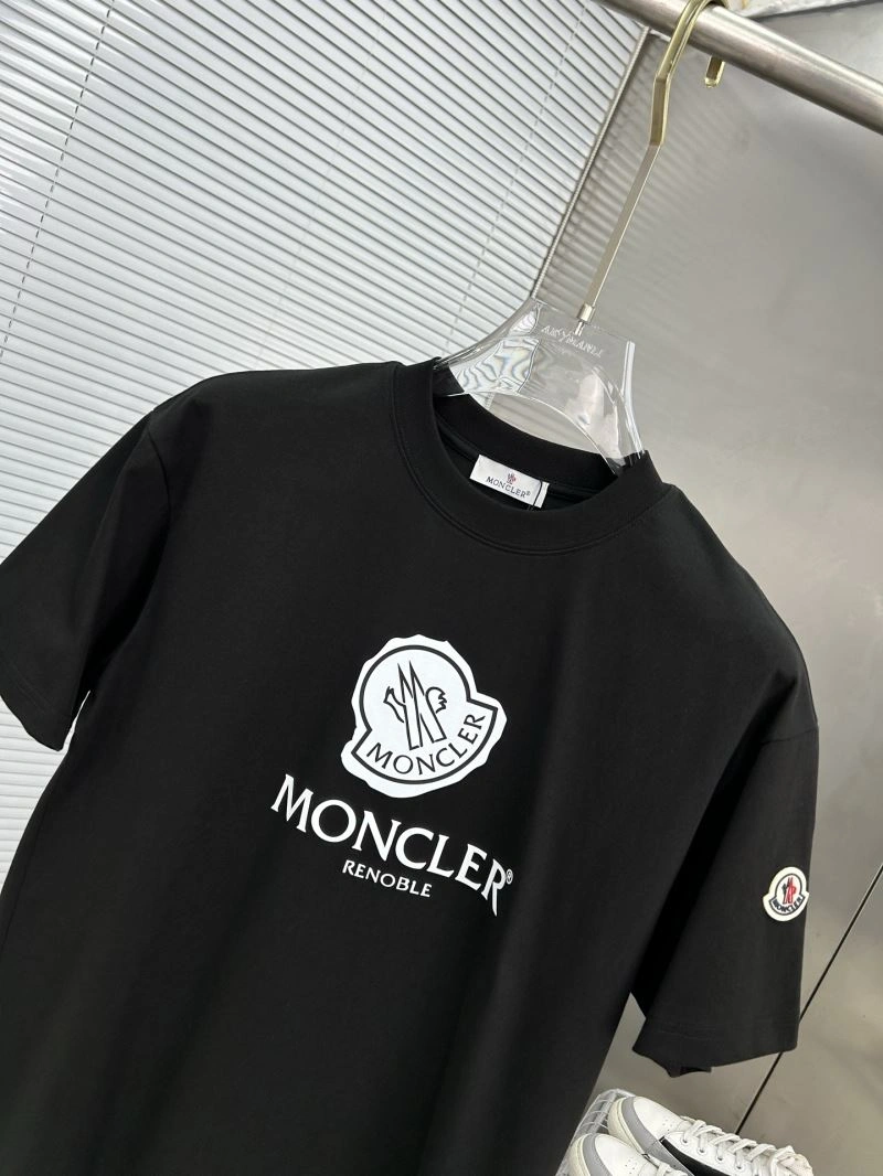 Inexpensive Moncler T-Shirts