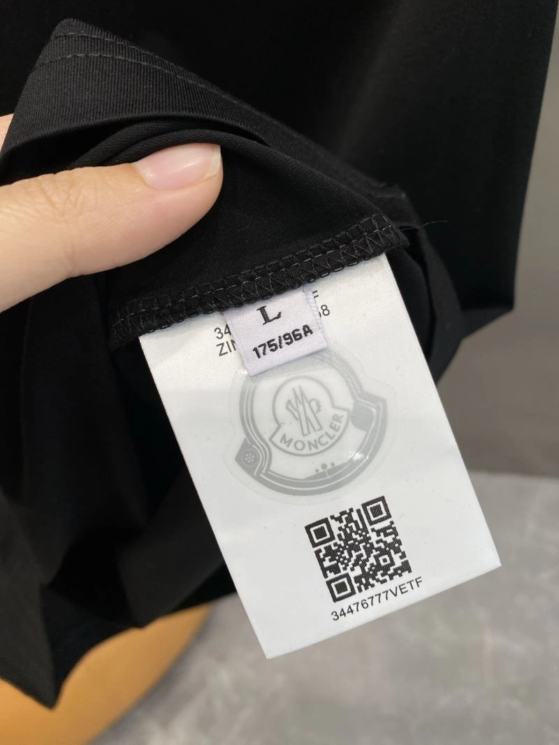 Bargain Moncler T-Shirts