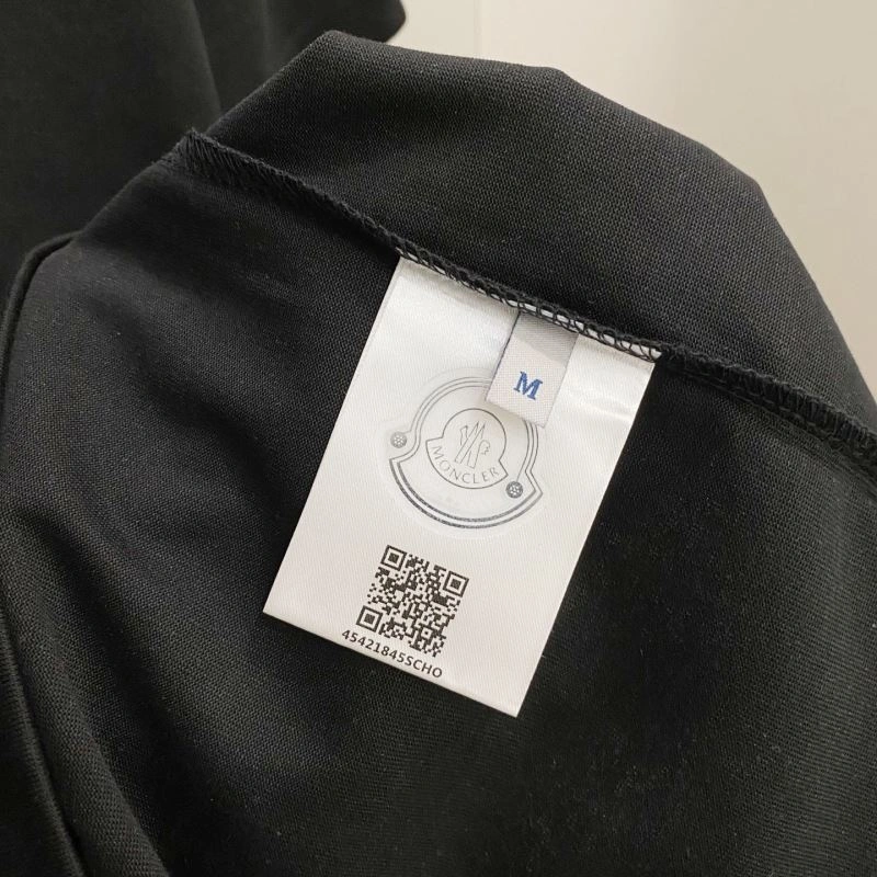 Top mirror Moncler T-Shirts